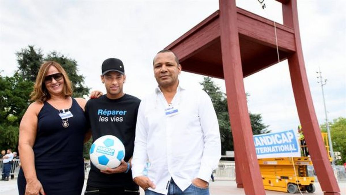 El padre de Neymar asegura que su hijo tiene un futuro en el PSG