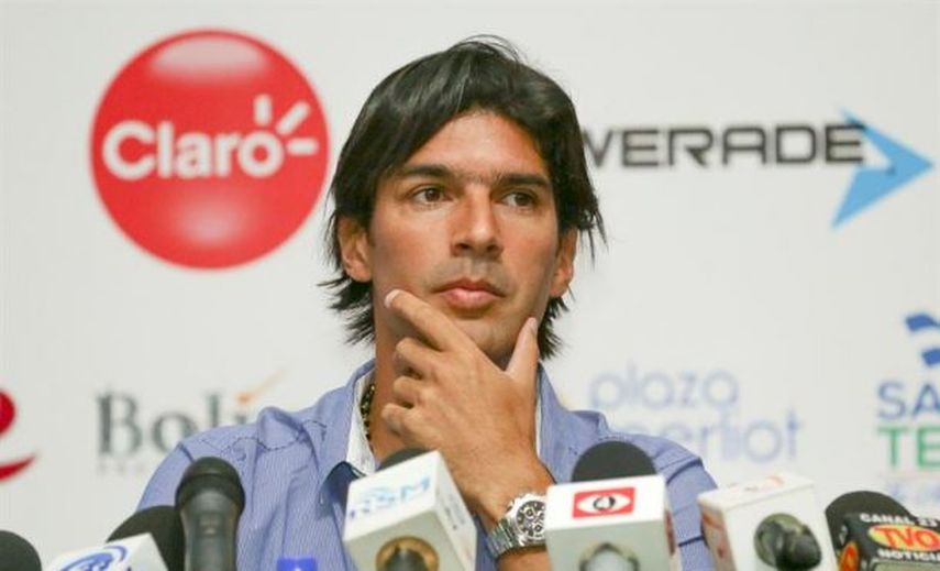 El Loco Abreu ficha a sus 40 años por el Bangú brasileño