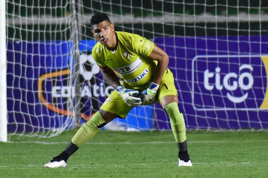 Invencible: el panameño Orlando Mosquera suma 8 porterías en cero con el Always Ready boliviano