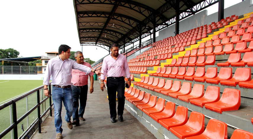 Gira en el Estadio Agustín Muquita Sánchez