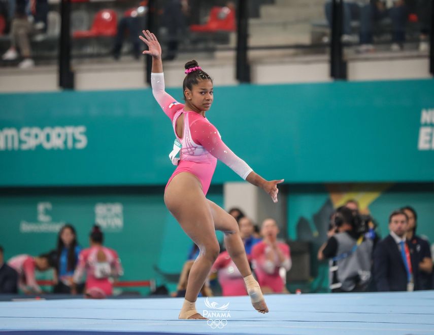 Hillary Heron y Karla Navas compitieron en el All Around