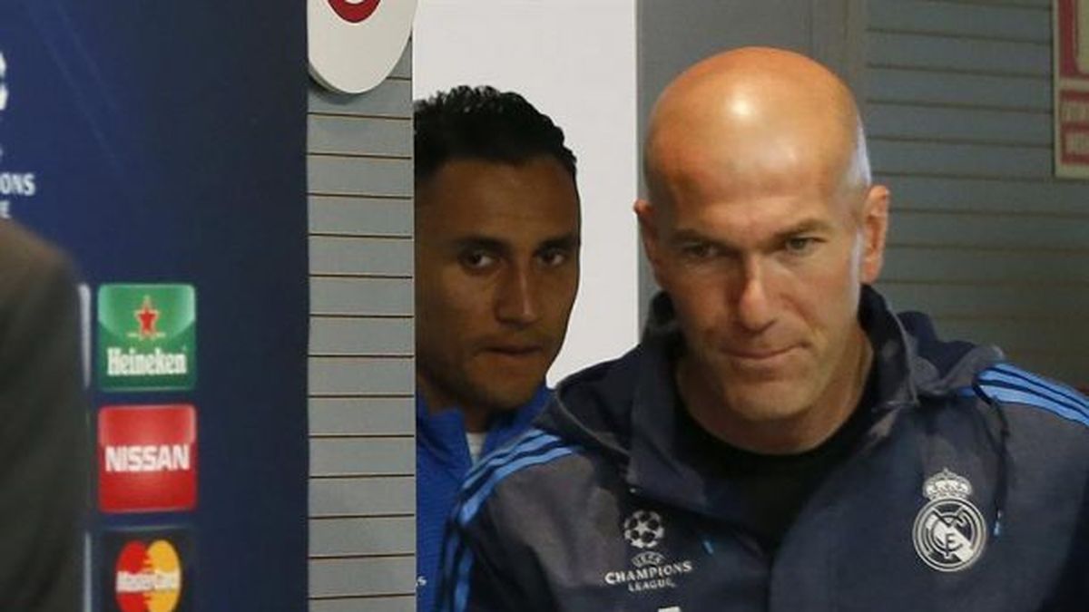 Zidane sorprende con James y recupera a Keylor Navas