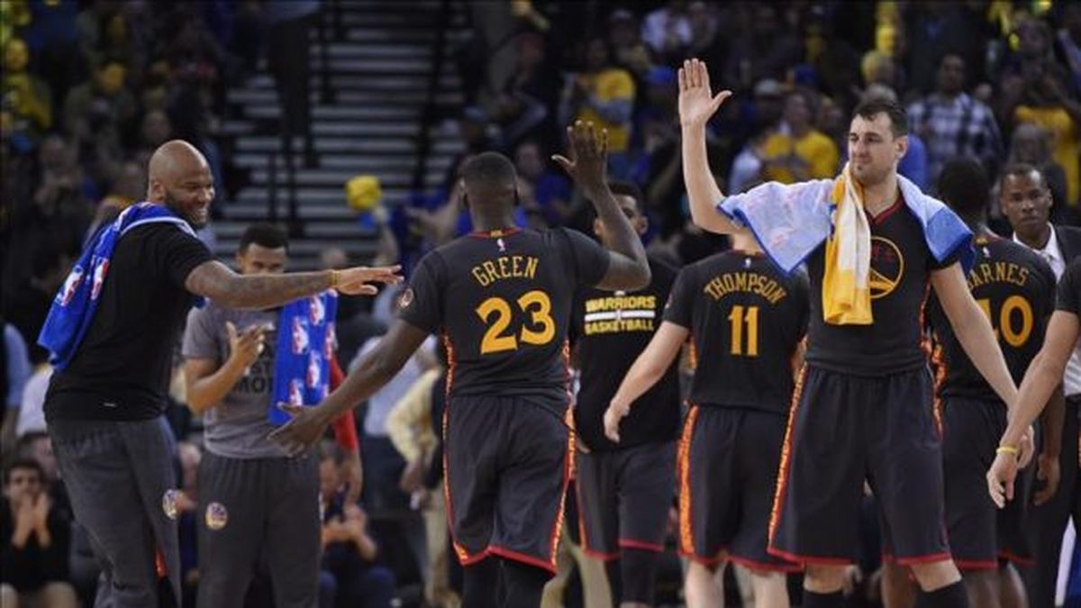 Los Warriors baten su marca y Bryant jugó su último partido ante James ...