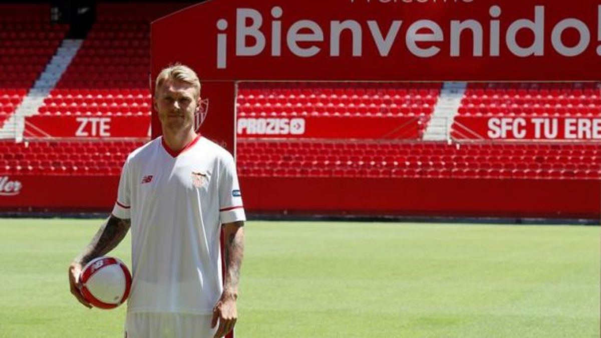 El danés Simon Kjaer, novedad en el entrenamiento del Sevilla
