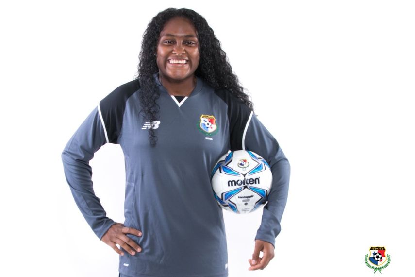 Yenith Bailey ficha por el Club Libertad Limpeño