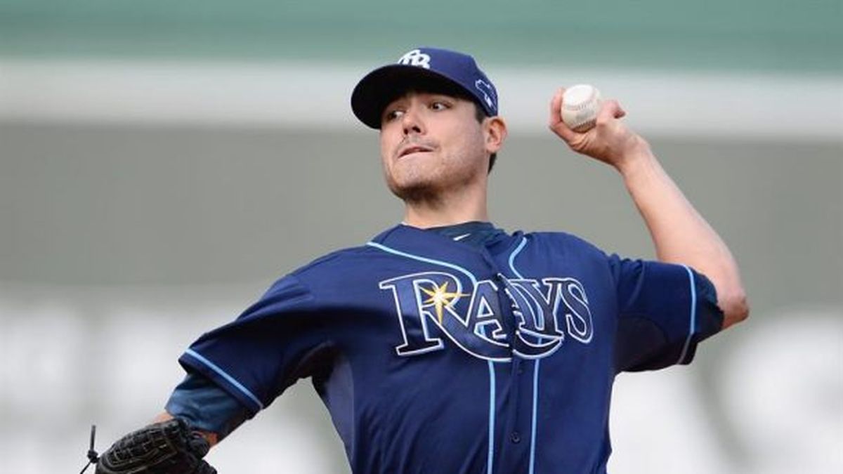 3-1. Moore controla con sus lanzamientos a los Dodgers