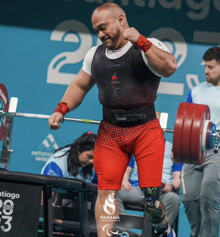 Rey Dimas se cuelga la plata en Santiago 2023