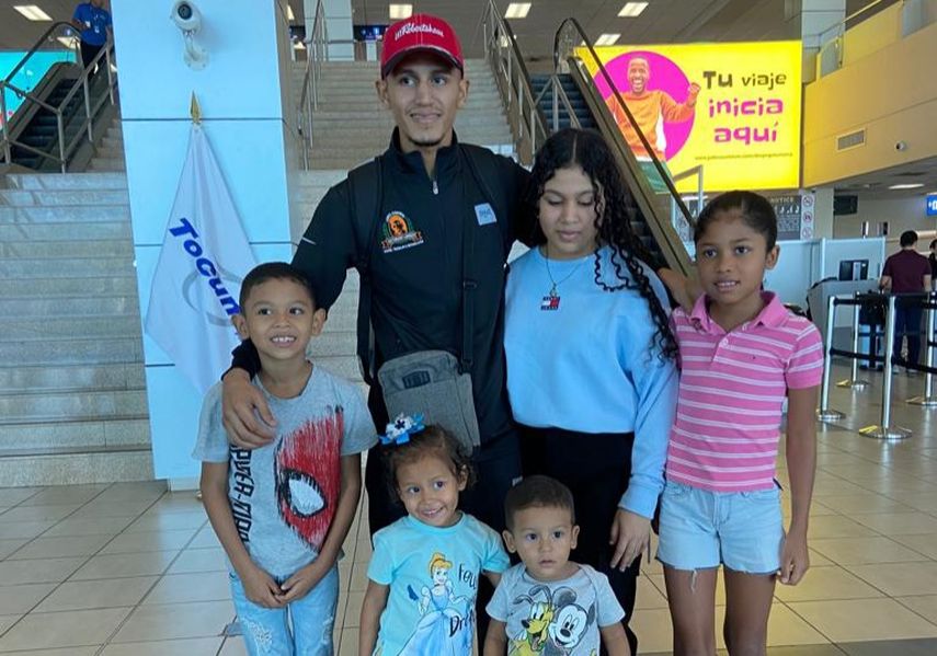 Rafael Pedroza viajó a Estados Unidos a 4 libras del peso