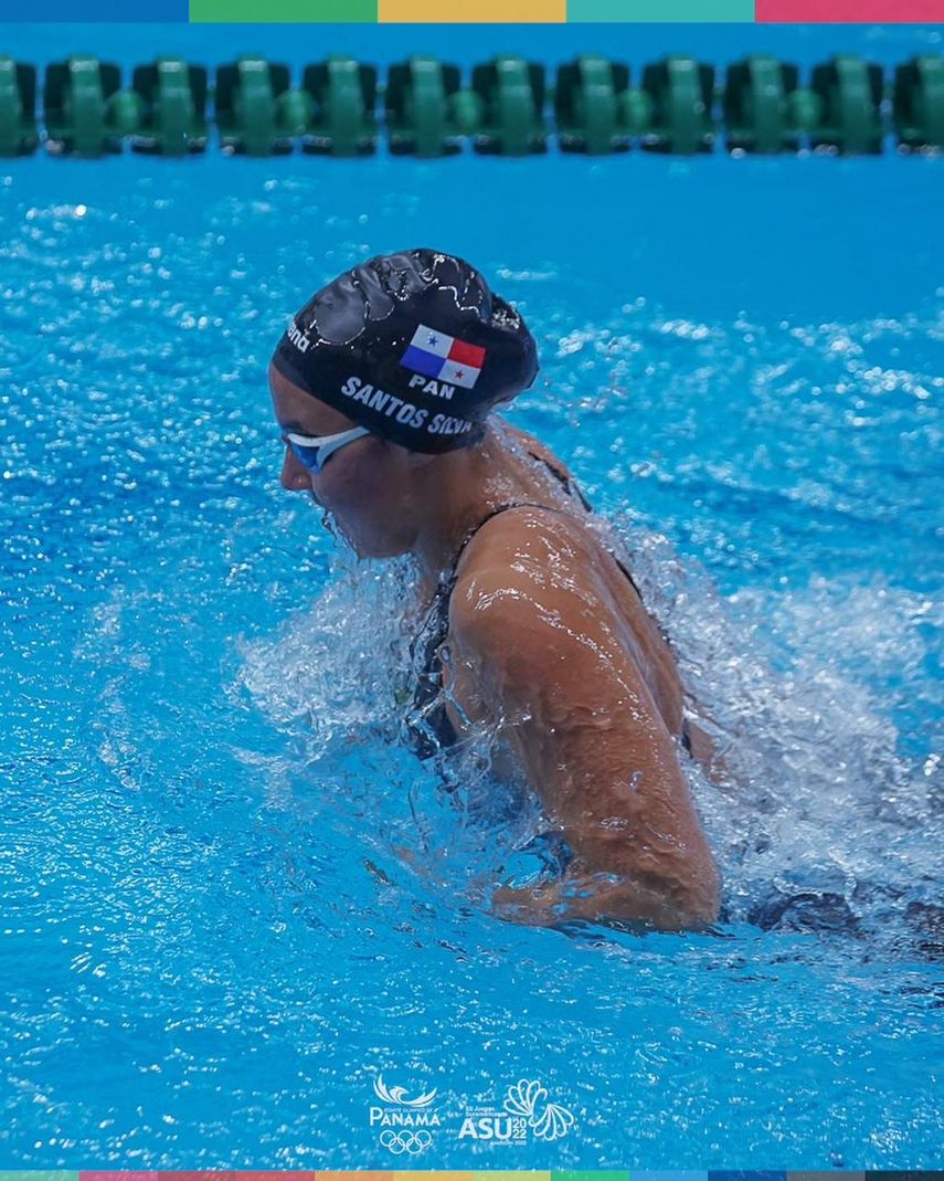 Emily Santos, finalista en los 100 m pecho de Asu2022