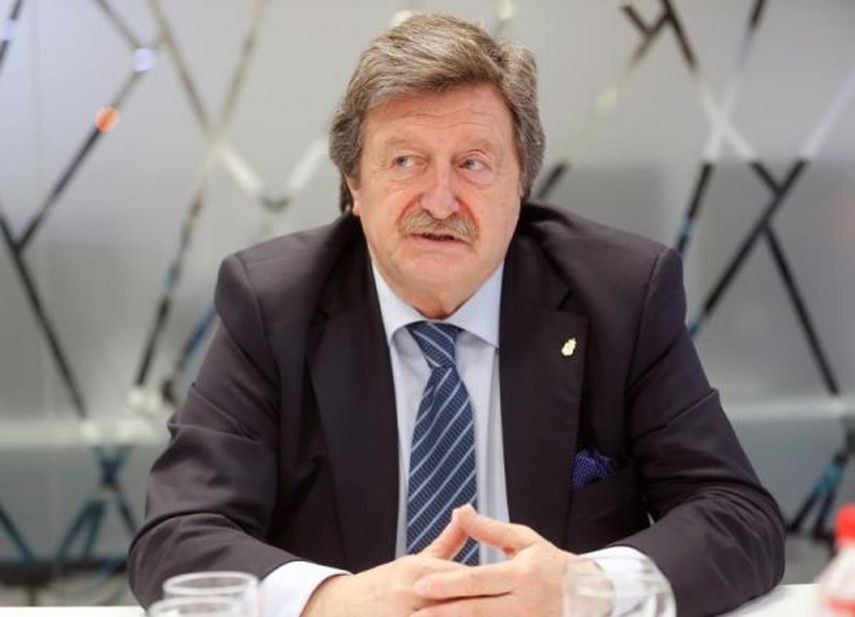 Entre el cambio imparable de Rubiales y la unidad del fútbol de Larrea