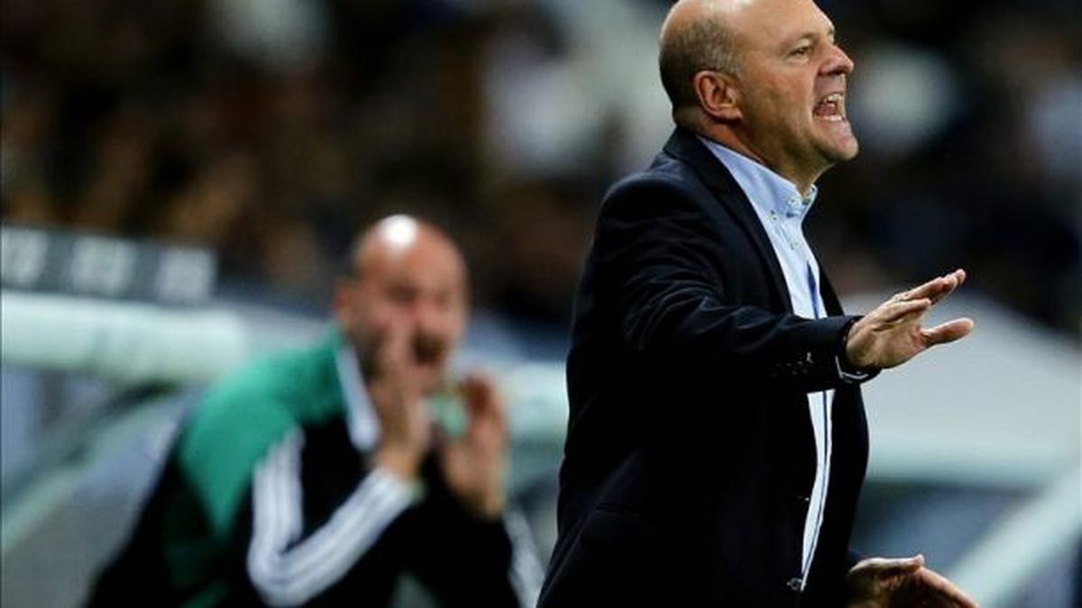 Lista de diecinueve jugadores para Valencia por la duda del portero Adán