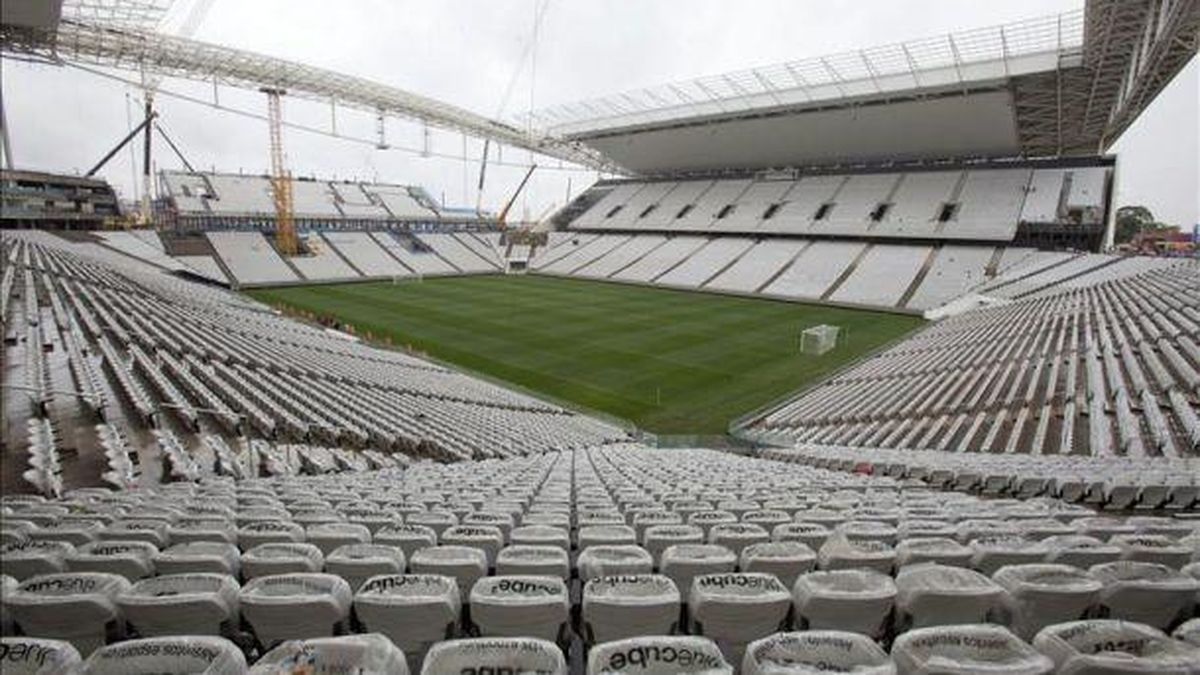Las gradas temporales del Arena Corinthians comienzan a ser desmontadas