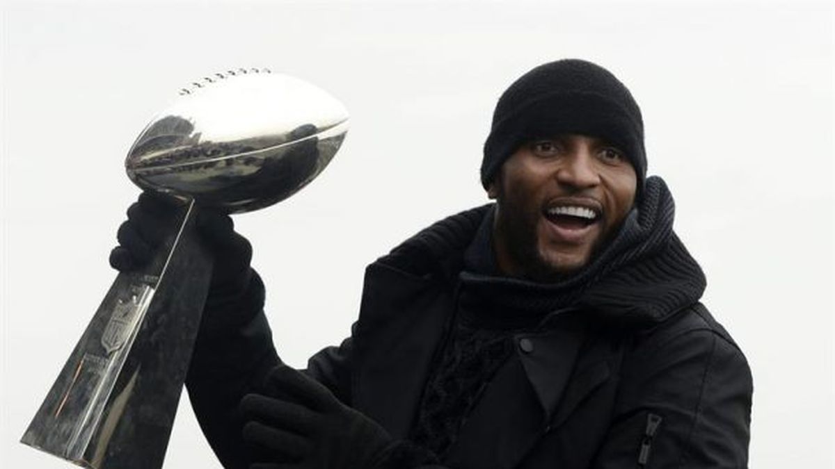 Lewis, Moss y Urlacher son elegidos para el Salón de la Fama