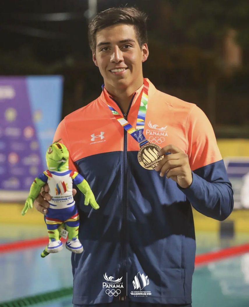 Tyler Christianson, bronce en los 200 combinado