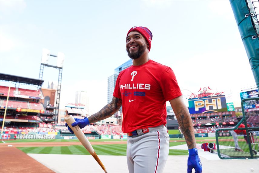 Filis le ofrecen nuevo contrato al panameño Edmundo Sosa