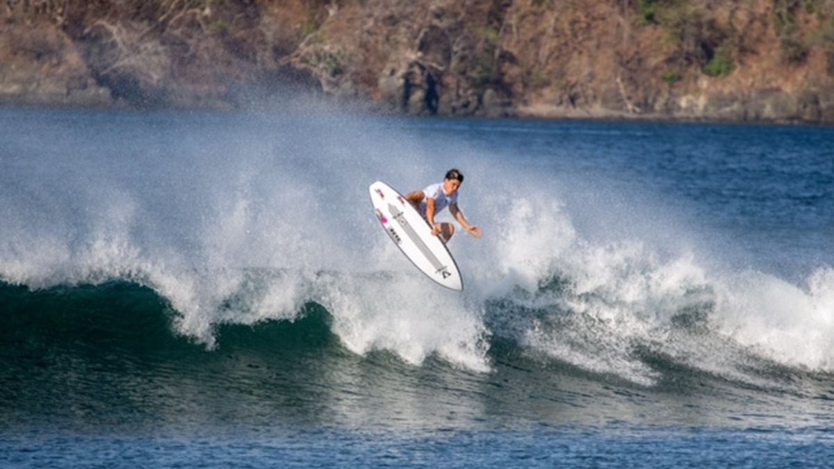 Exito total en el Segundo día del Campeonato Internacional de Surf ...